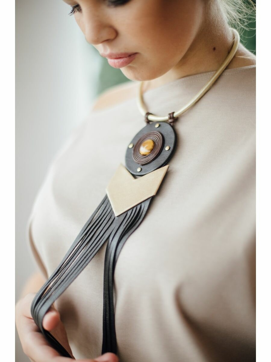 Колье, тигровый глаз