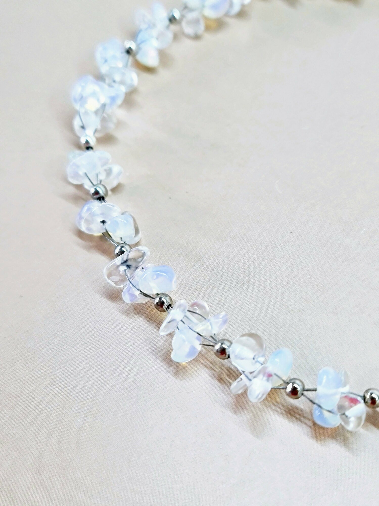 Чокер, горный хрусталь, лунный камень