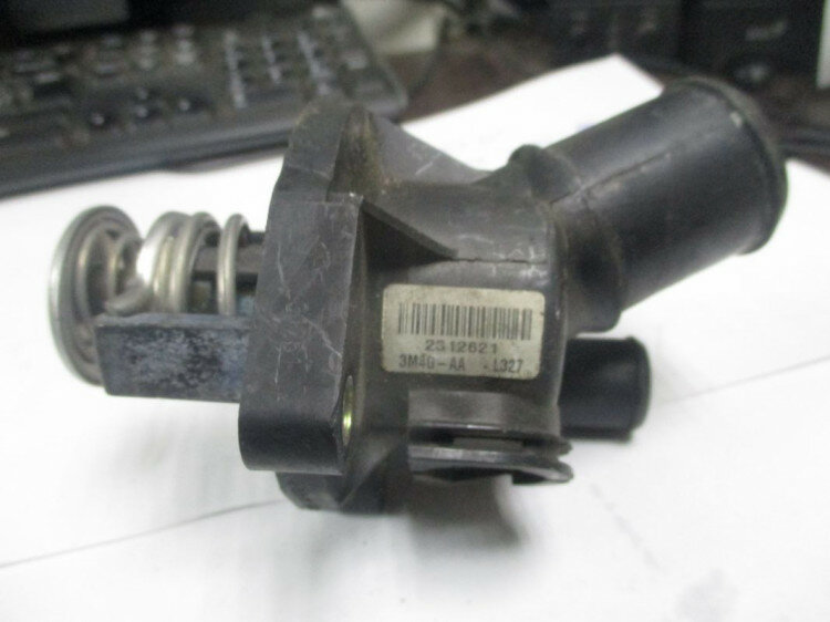 Термостат - Корпус термостата 1374191, 3M4G-AA Форд Фокус 1 2,0-2,3 Мазда 6 3M4G8575AA