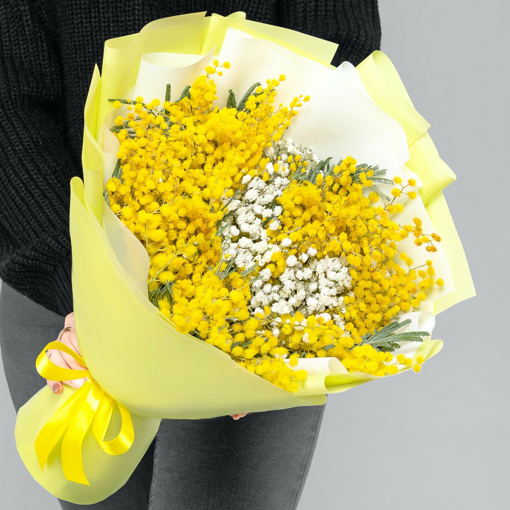 Дуо-букет Мегацвет24 "Мимоза и Гипсофила" мини, желтый/белый, дизайнерская упаковка