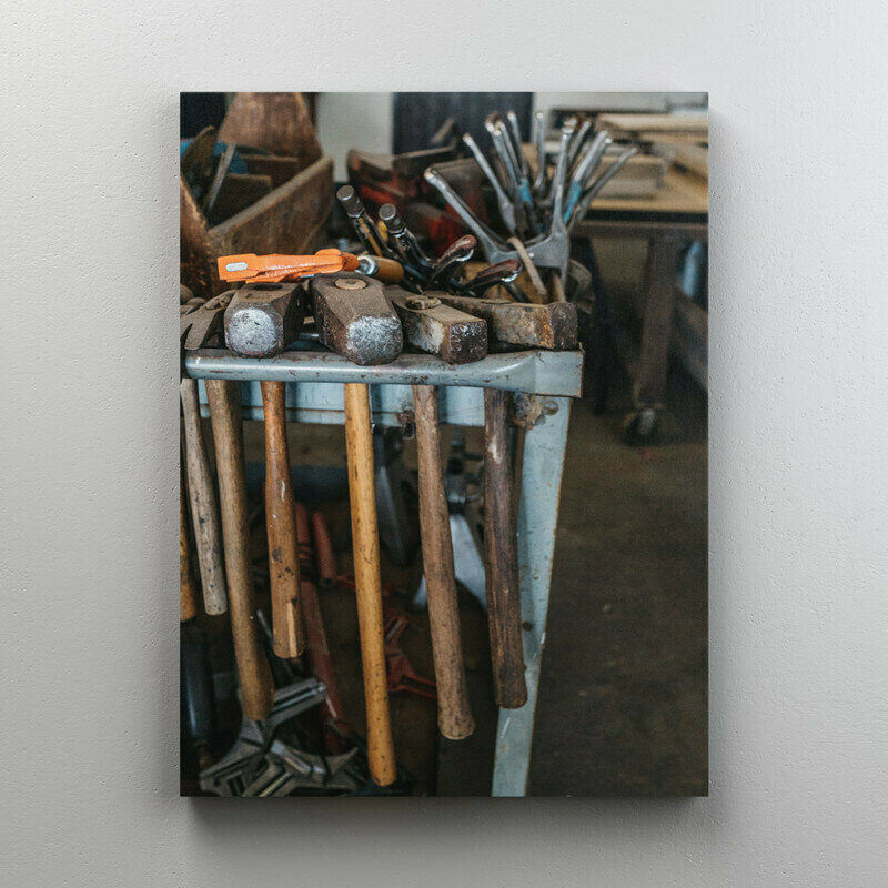 Интерьерная картина на холсте "Инструменты кузница", размер 22x30 см