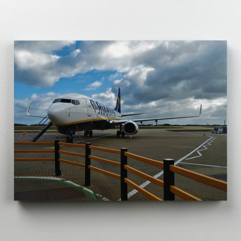 Интерьерная картина на холсте "Белый авиалайнер" размер 30x22 см