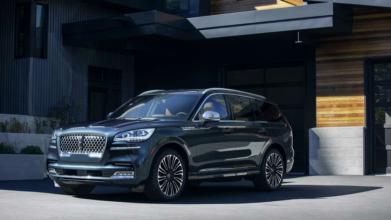 Картина на холсте 60x110 LinxOne "Lincoln aviator" интерьерная для дома / на стену / на кухню / с подрамником
