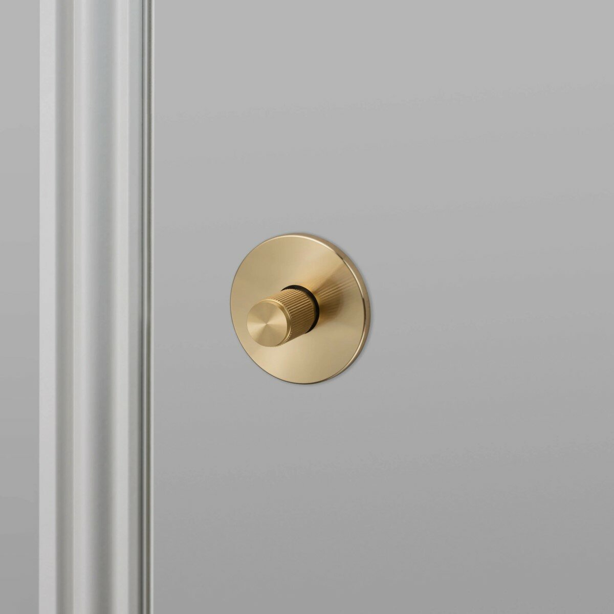Замок Buster and Punch Door Linear Thumbturn Linear Brass RLL-051077