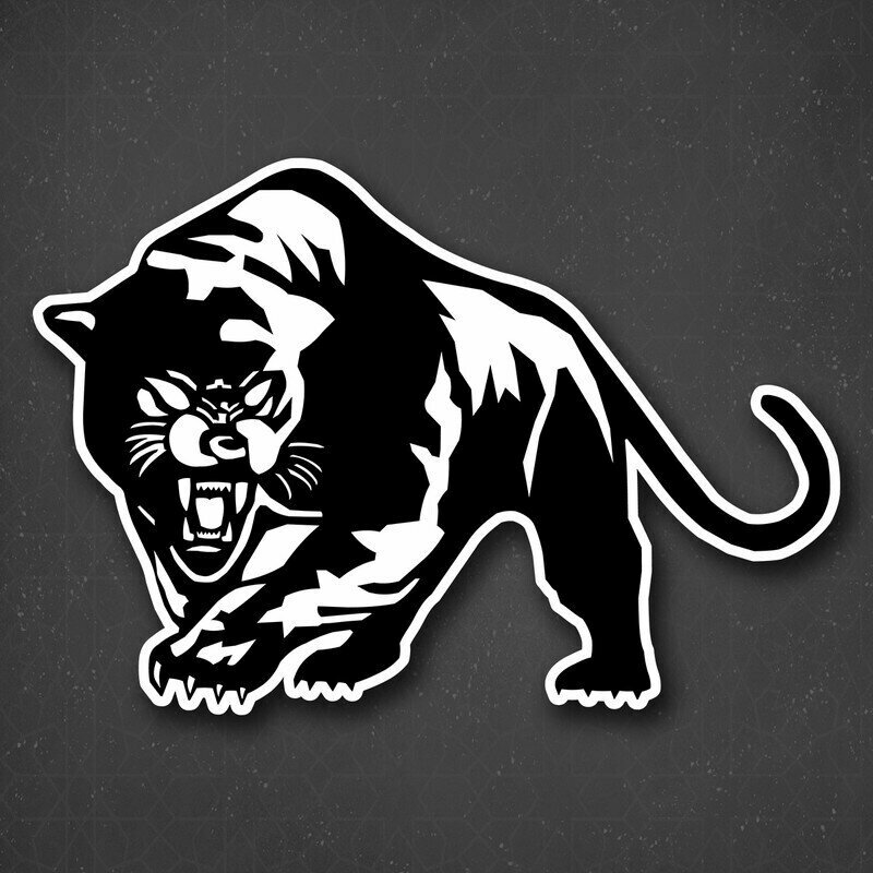 Наклейка на авто "Черная пантера охотится" 24x16 см