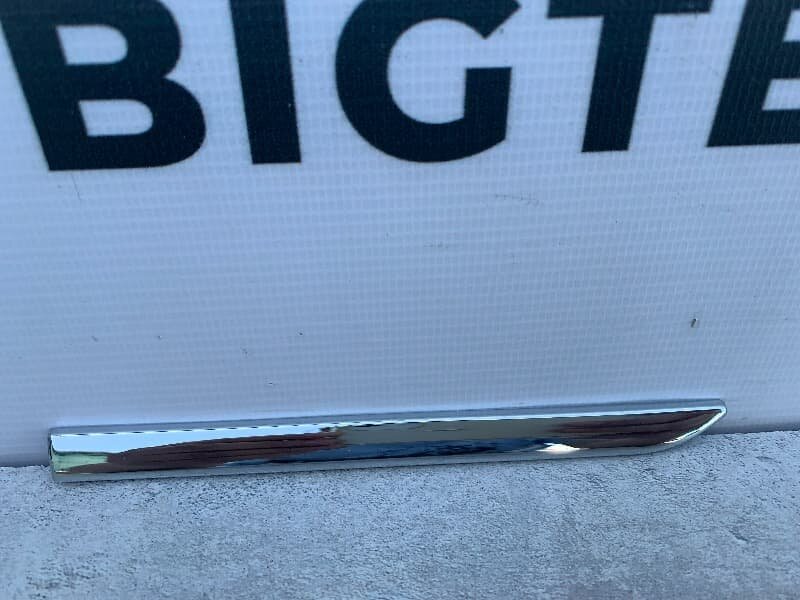 Молдинг переднего левого крыла Mercedes Benz W204 C204 S204 A2046903162