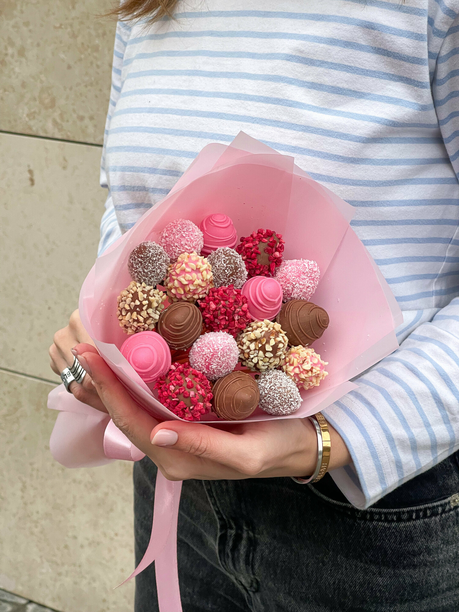 Букет из клубники в шоколаде 19 шт Rosy