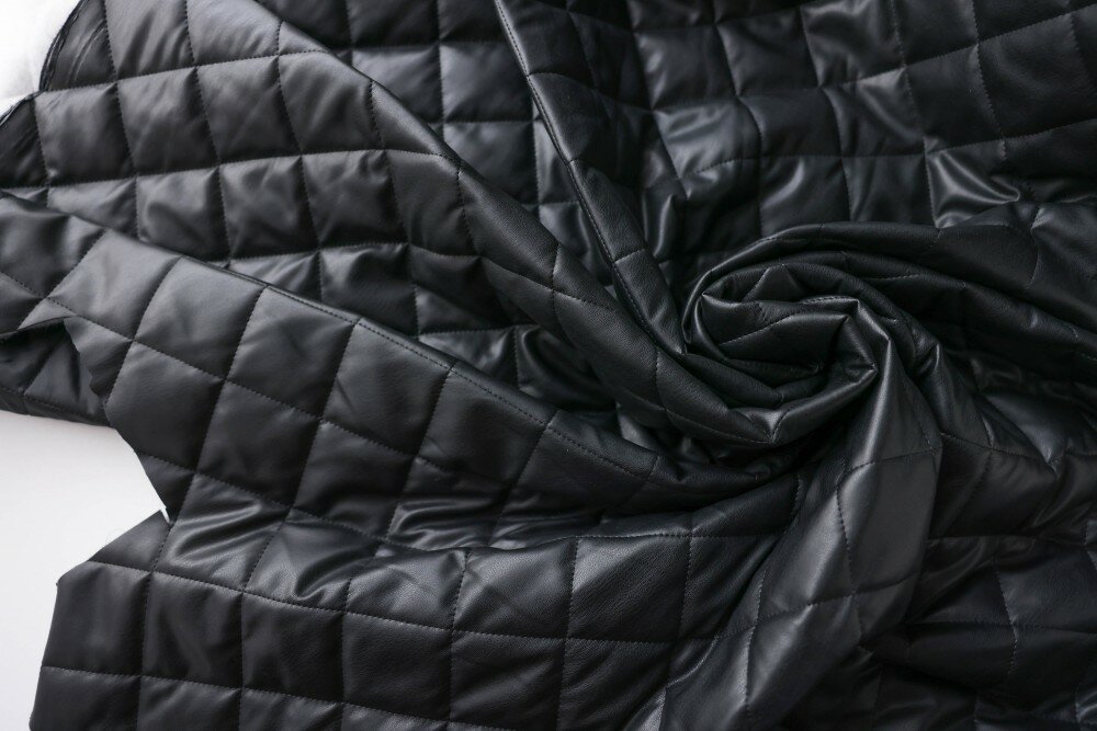 Ткань черная стежка с искусственной кожей, ширина 1.4 м