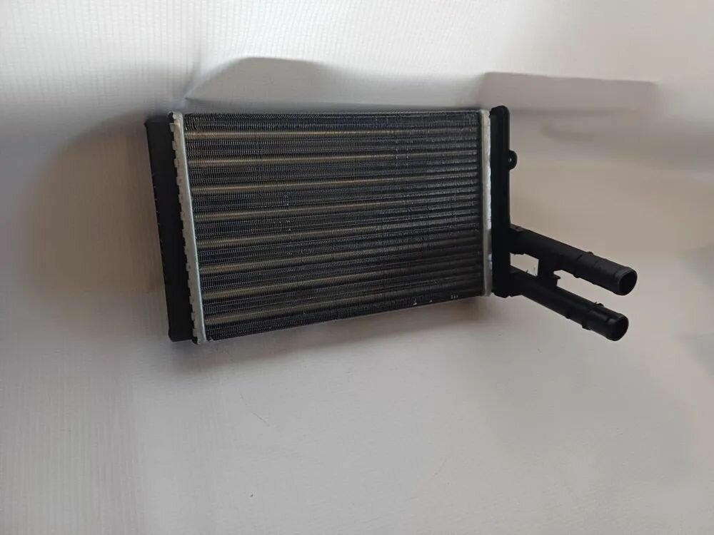 Радиатор отопителя салона AUDI 100 A6C4 91 97