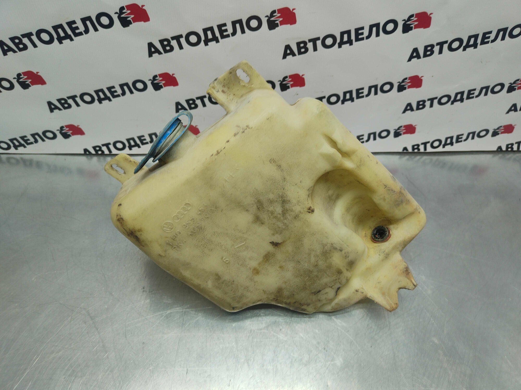 Бачок омывателя Volkswagen Golf (MK3) 1996 г.в