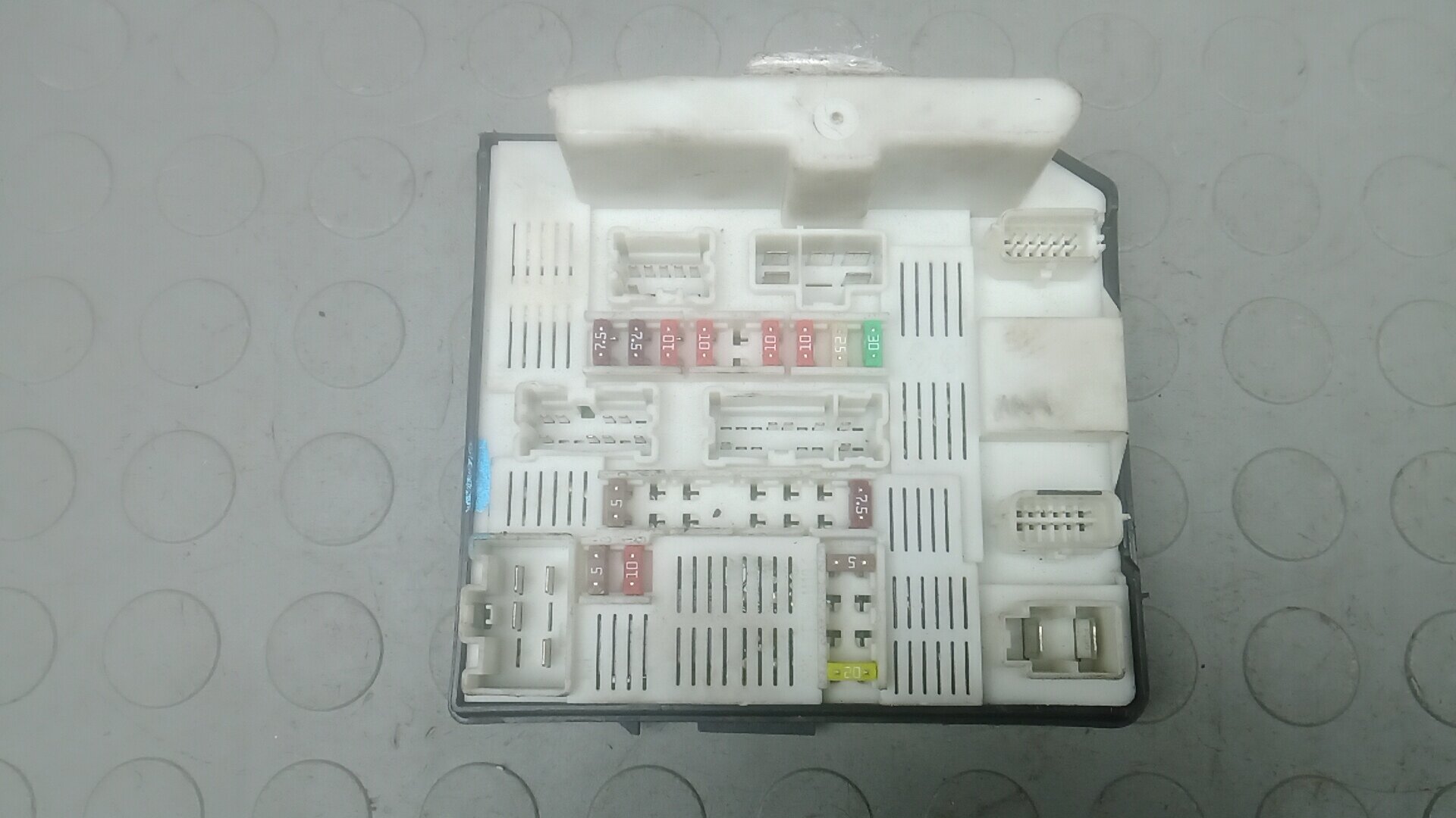 Блок предохранителей RENAULT MASTER 3, Номер 7700006272