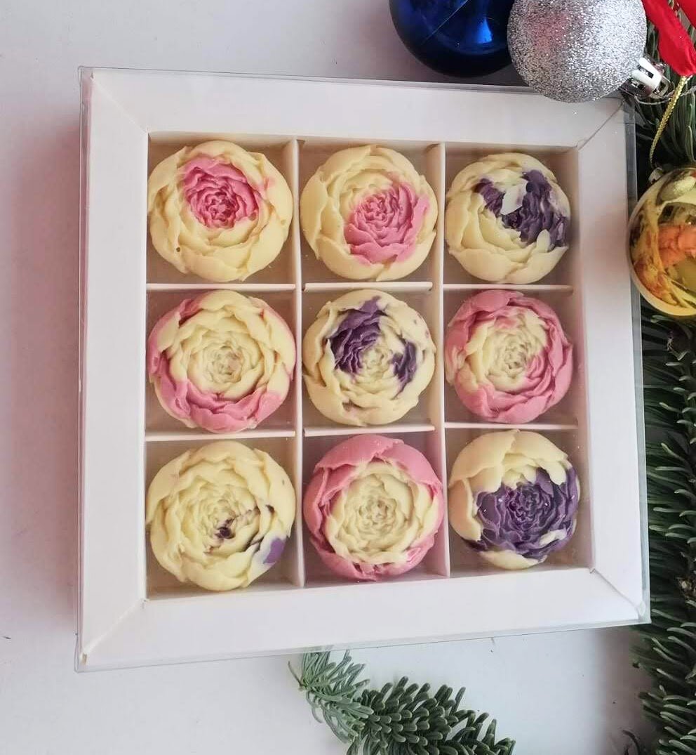 Подарок женщине на день рождение/8 марта Конфеты "Шоколадный Букет" ShokoTrendy, шоколадные цветы пионы в подарочной коробке, 225 г