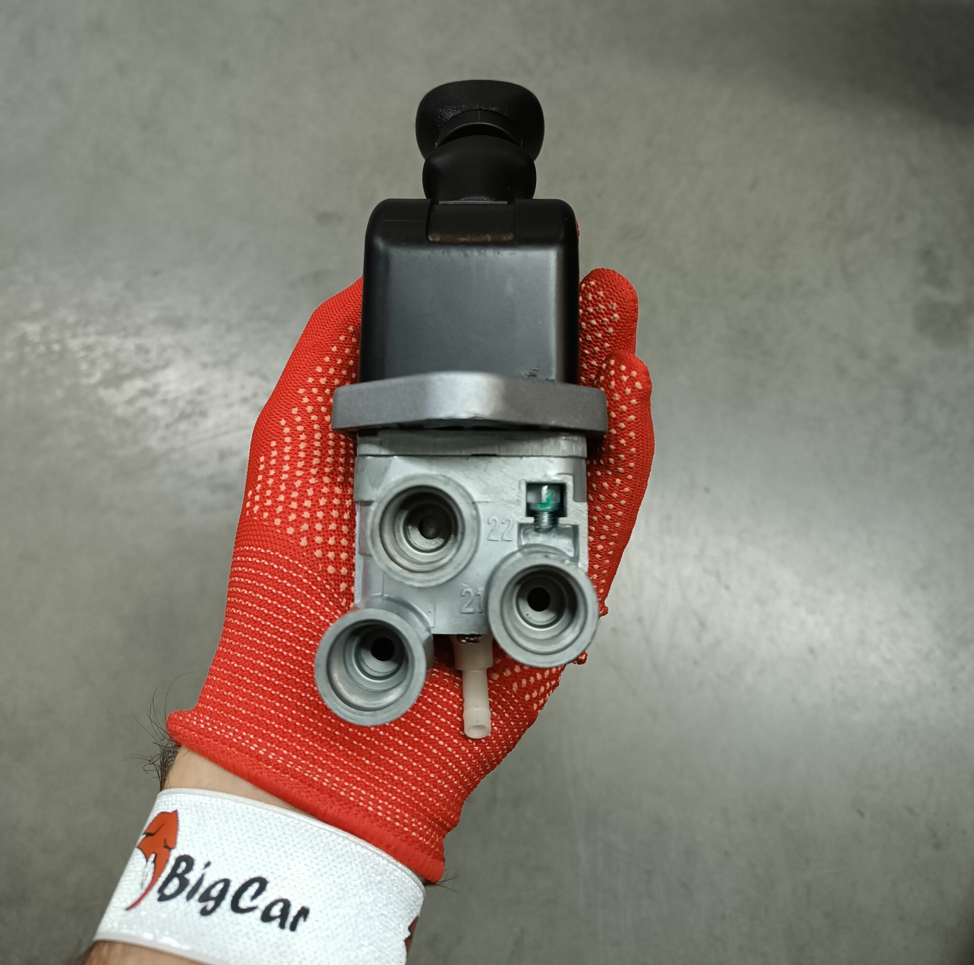 Кран ручного тормоза DAF XF95 , арт. 2324301 Cojali