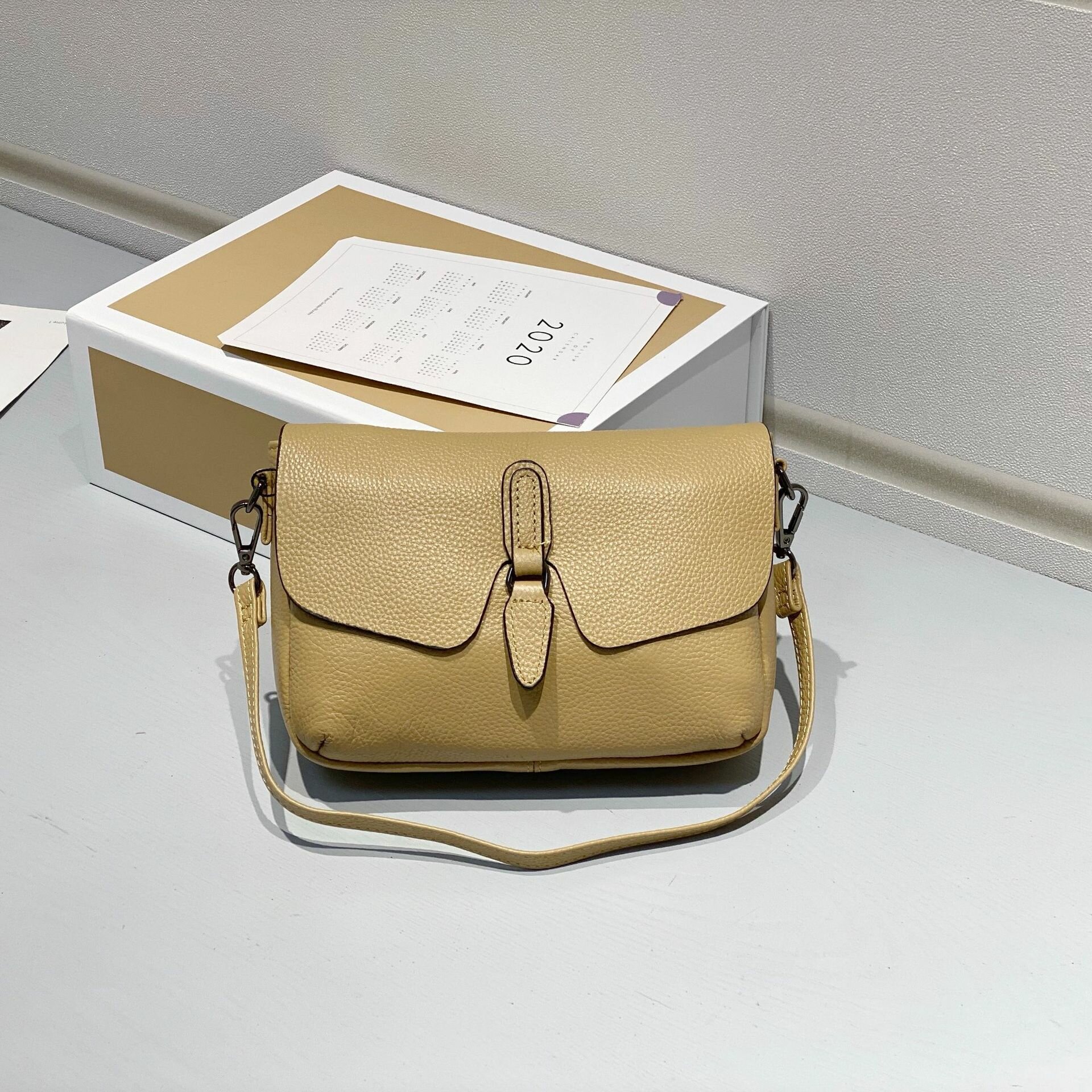 Сумка мессенджер