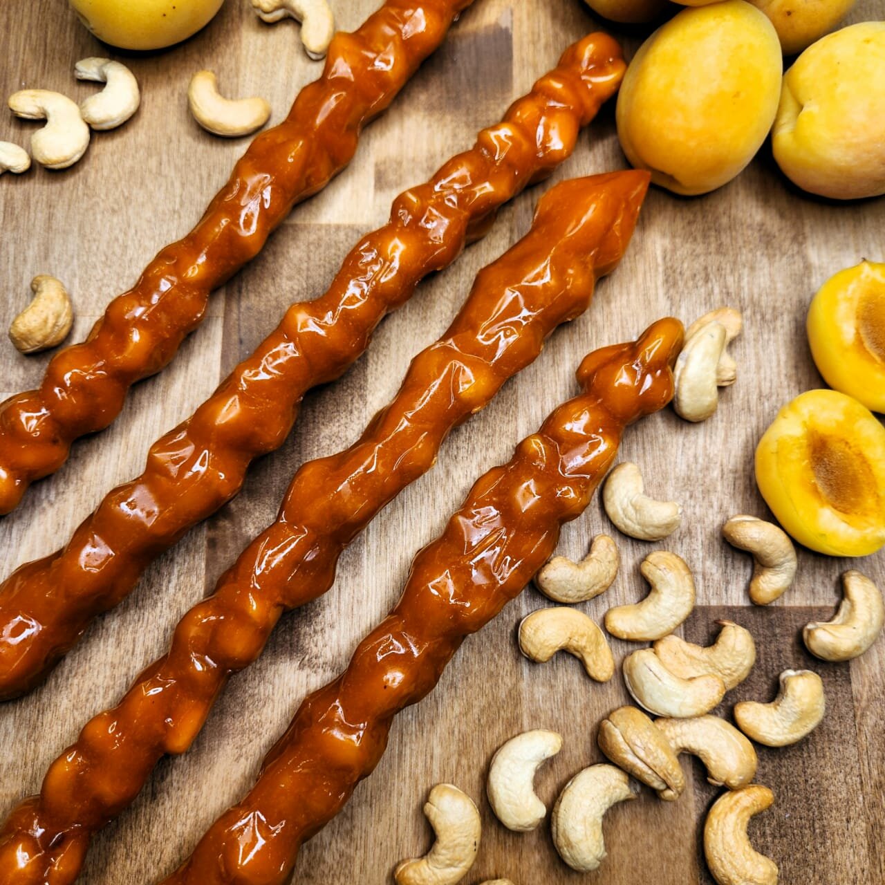 Чурчхела 4 стика Кешью в абрикосовом соке, ремесленная