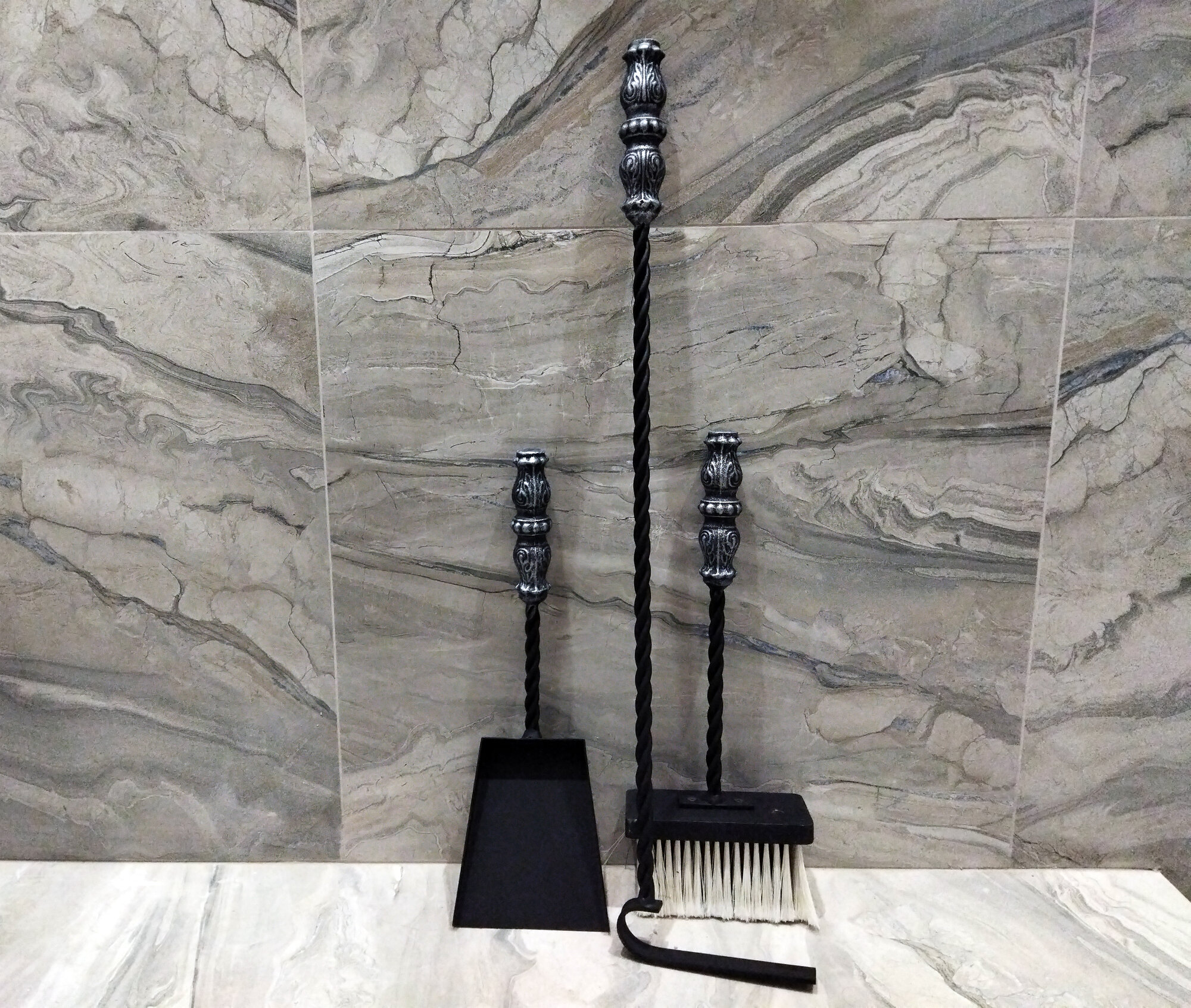 Маленький набор для камина, печи (совок, щетка, кочерга)