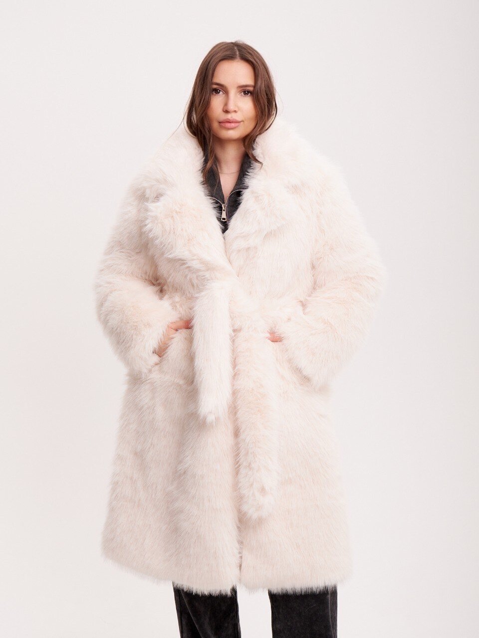 Полушубок Шуба длинная молочная с поясом из экомеха рассчитана до-15 градусов