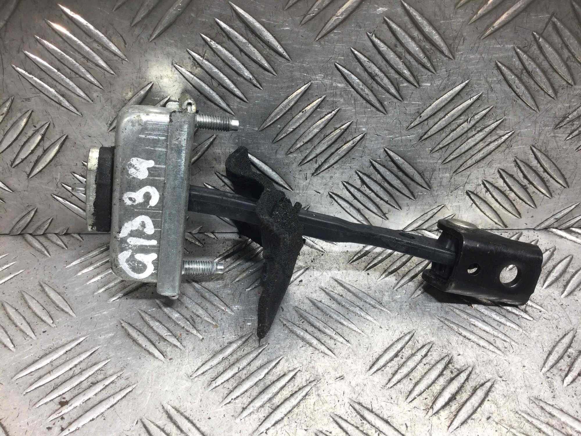 Б/У Ограничитель открывания двери передней Ford Focus 2 поколение (2005-2008) 2007 г.