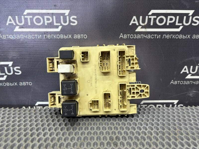 Блок предохранителей салонный