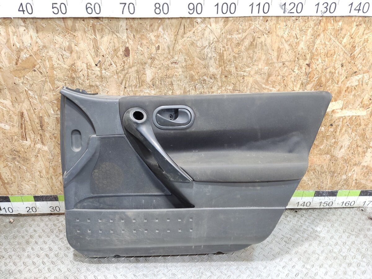 Обшивка двери передней правой RENAULT Megane 2003 2009 156016611
