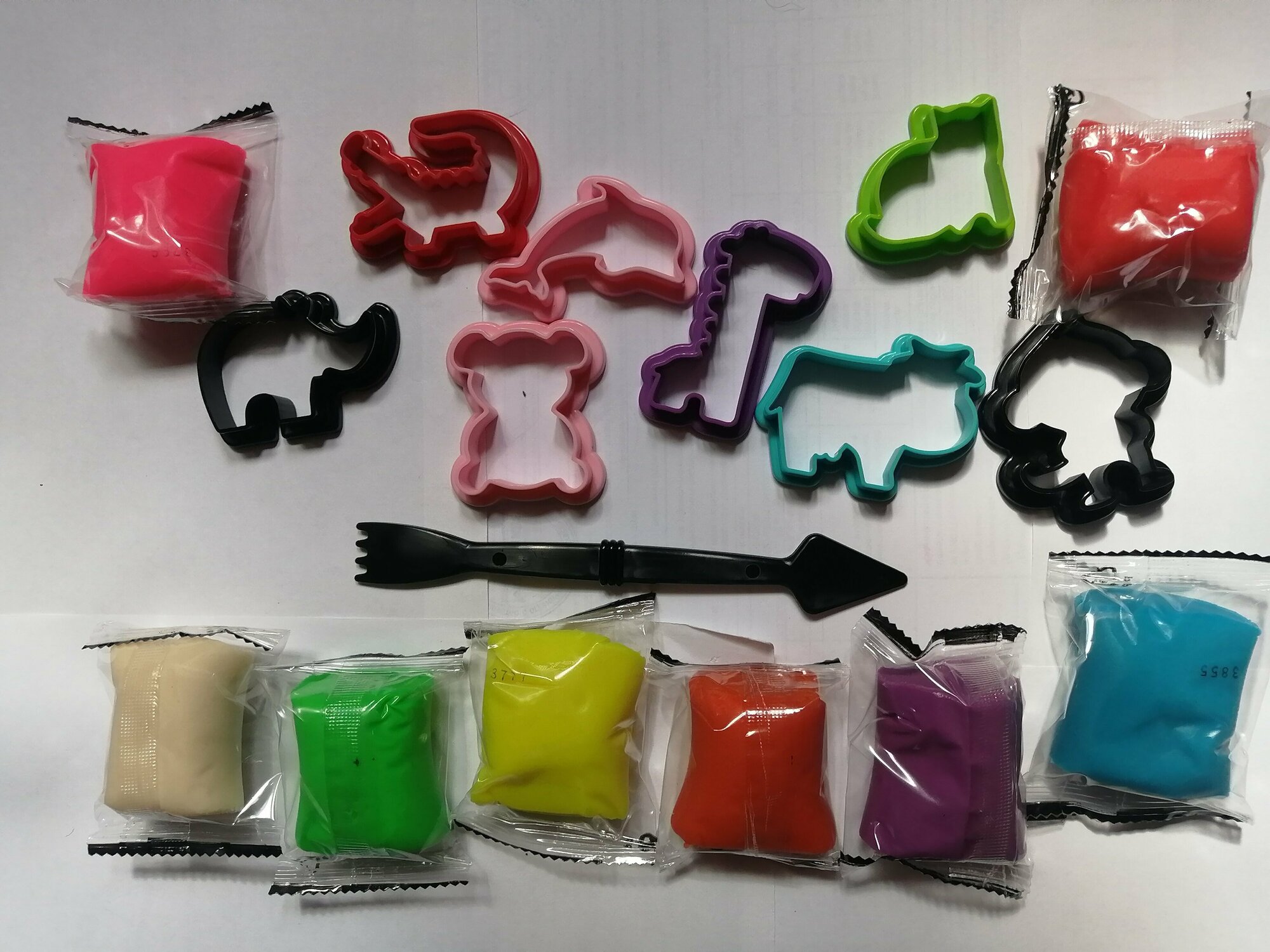 Пластилин -тесто для лепки, детский, животные,8 формочек и цветов.