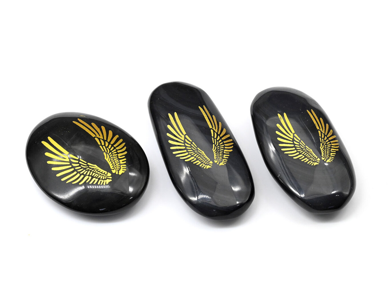 Минерал из обсидиана с гравировкой "Крылья" 42*84*21мм, 91-99г .