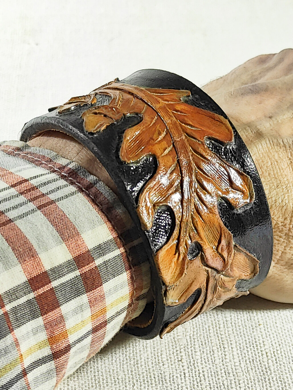 Славянский оберег, жесткий браслет Хельга Шванцхен