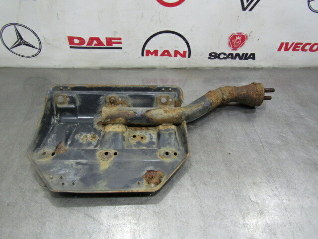 Кронштейн заднего левого крыла передний Scania P, R, G, есть повреждение