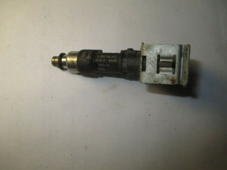 Форсунка топливная Форд Фокус 3 8A6G-AA 0280158207 на 2,0 литра
