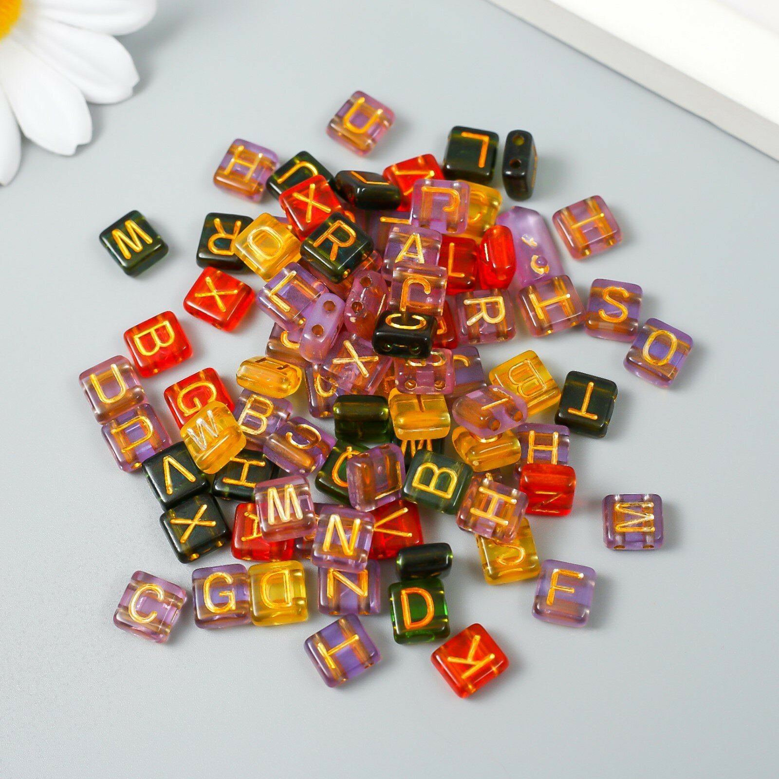 Бусины для творчества пластик "Золотые английские буквы" прозрачные набор 20 гр 0,4х0,8х0,8см 923357, 9233572