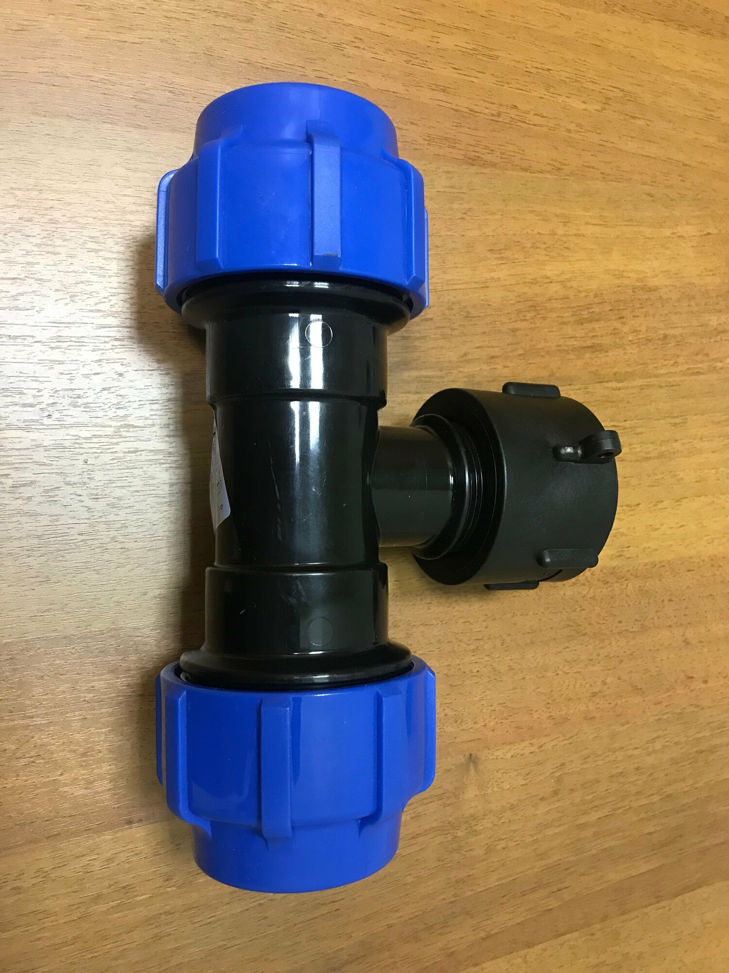 Крышка для еврокуба с внутренней резьбой 60мм и тройником для ПНД 50