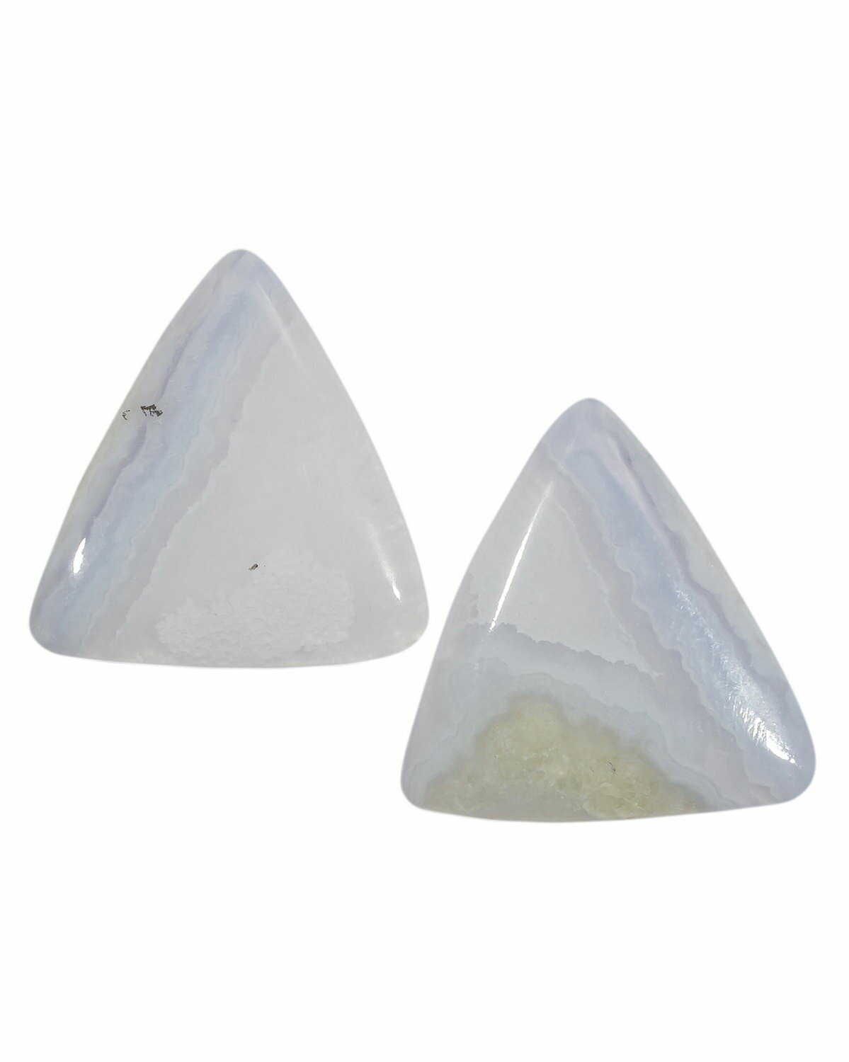 Кабошон голубой агат 30х29х4 мм.