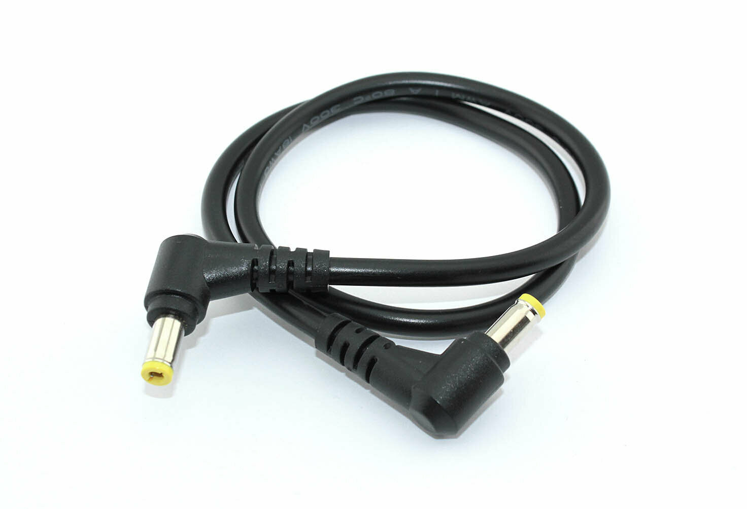Кабель DC 5.5x2.5 18 AWG папа-папа 0,5 м с угловым штекером