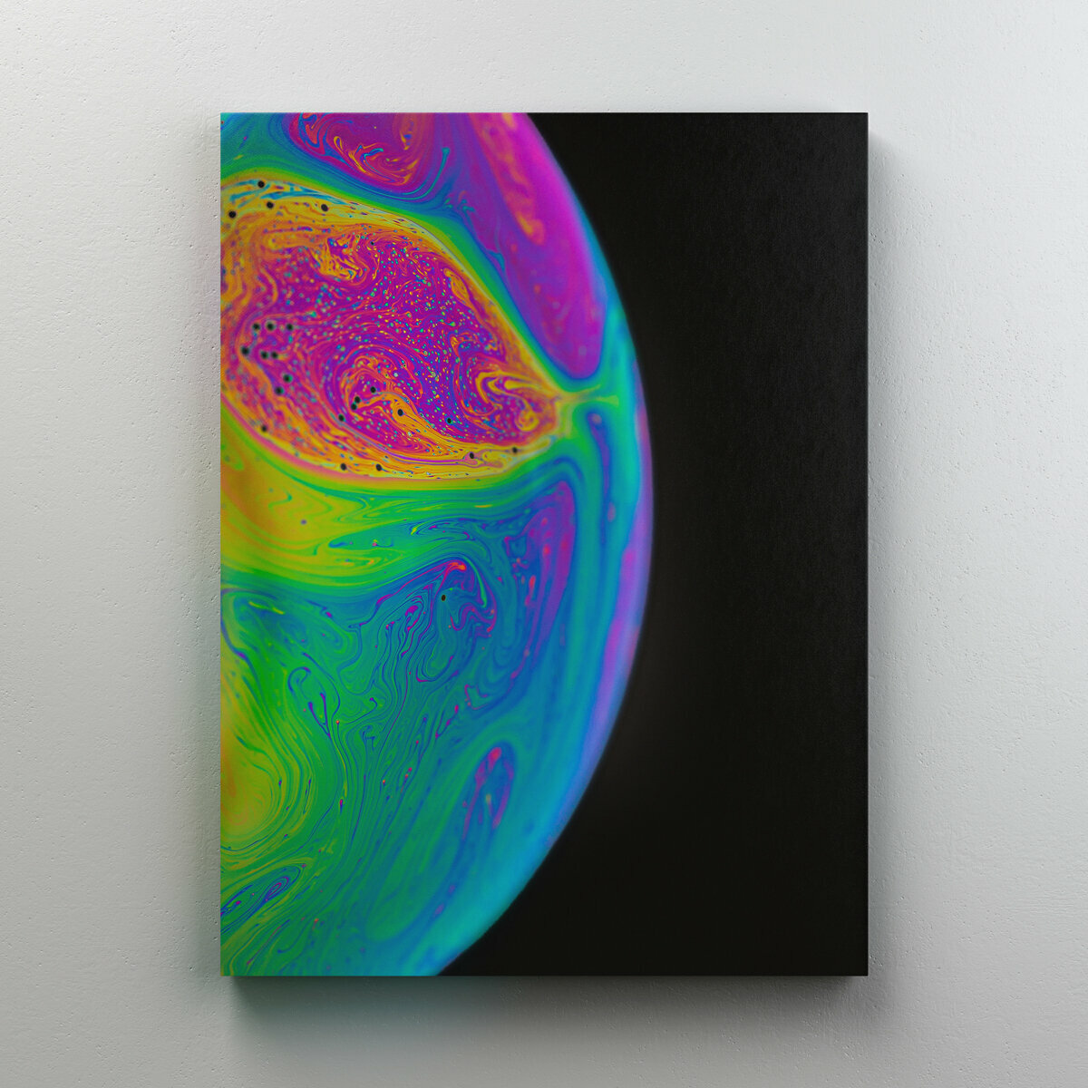 Интерьерная картина на холсте "Разноцветный мыльный пузырь" размер 22x30 см