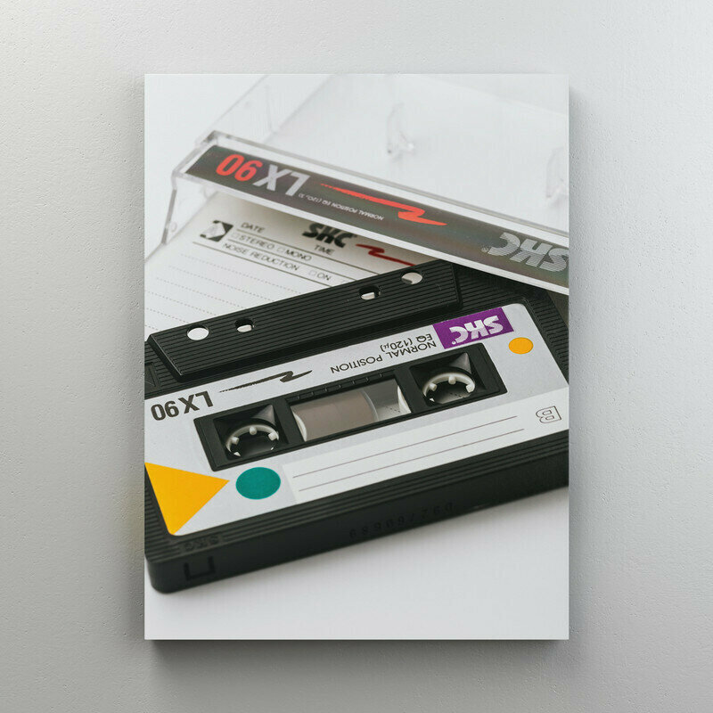 Интерьерная картина на холсте "Аудио кассета ретро 80-х годов" размер 45x60 см