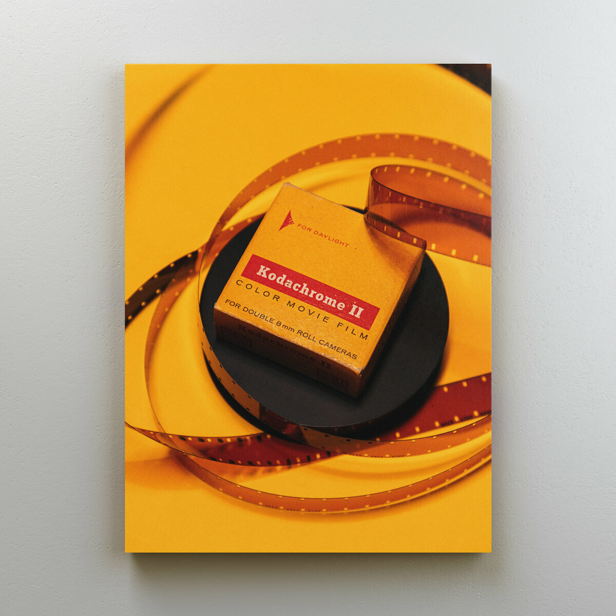 Интерьерная картина на холсте "Катушка фотопленки" размер 45x60 см