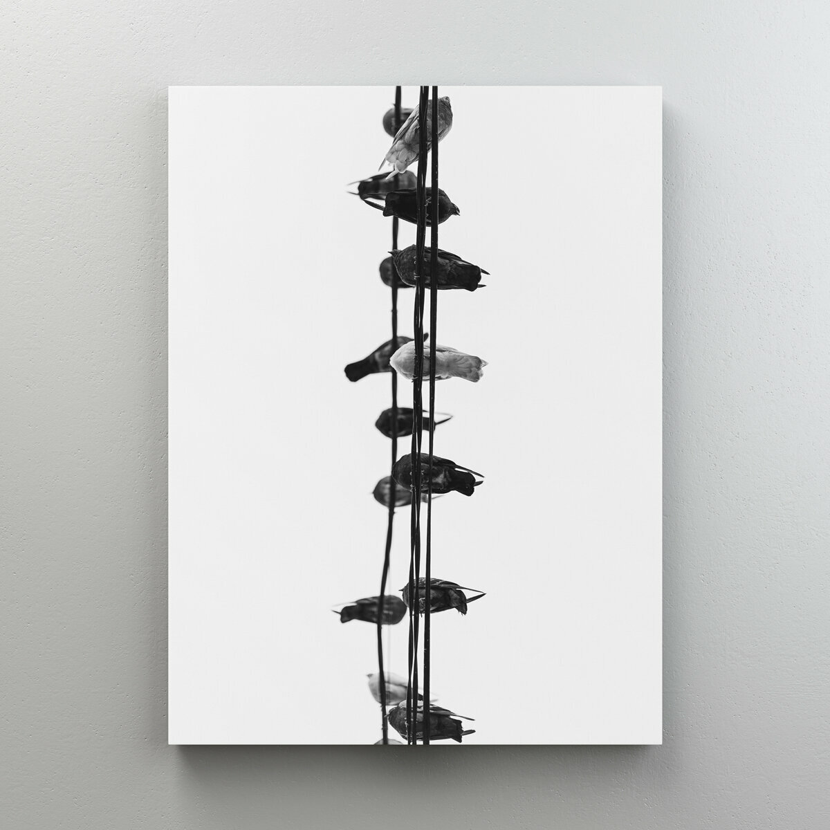 Интерьерная картина на холсте "Птицы на проводах" минимализм, размер 45x60 см