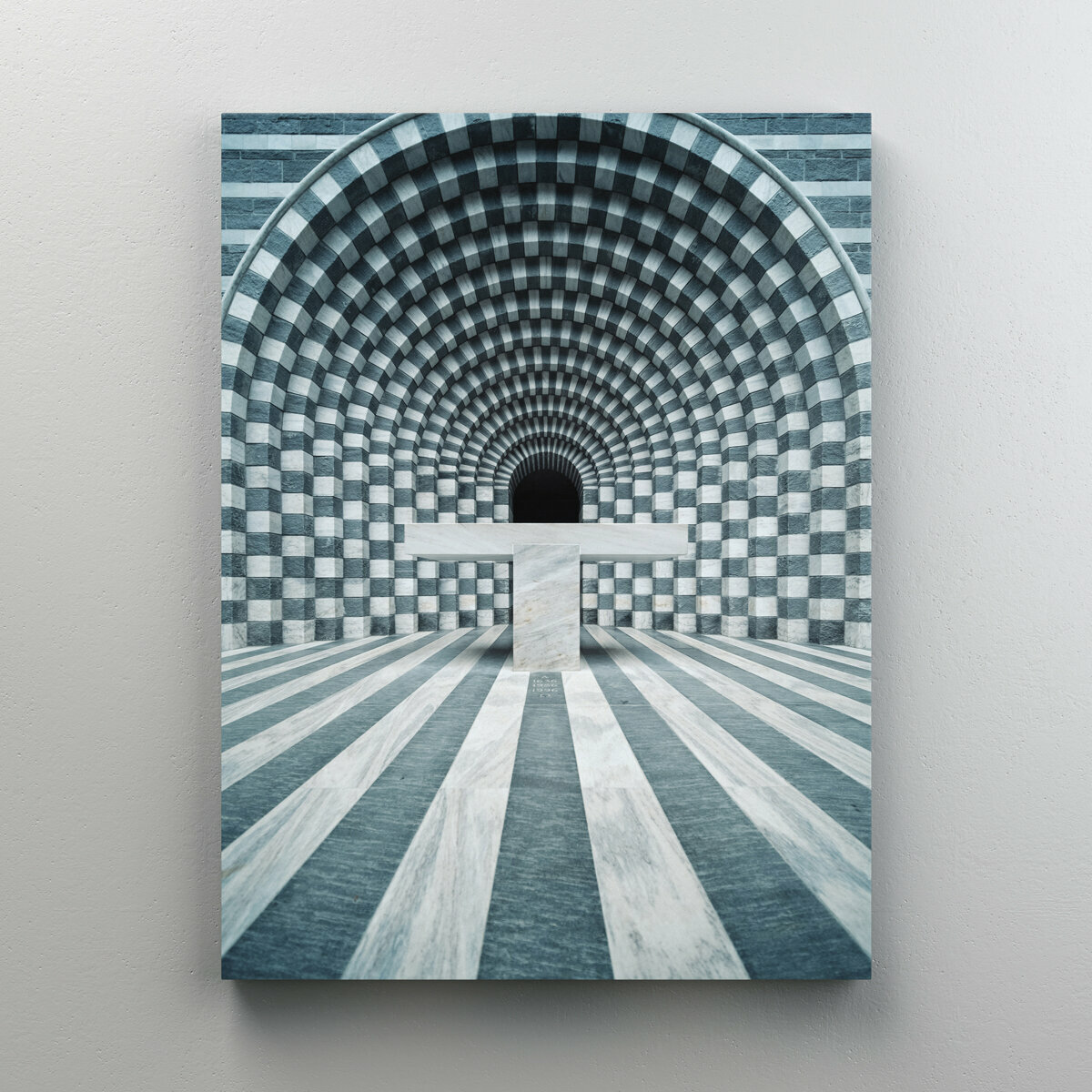 Интерьерная картина на холсте "Алтарь в зале" архитектура, размер 22x30 см