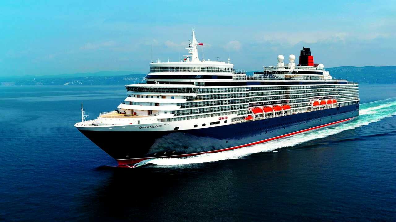 Картина на холсте 110x60 LinxOne "Круизный лайнер Королева Елизавета" интерьерная для дома / на стену / на кухню / с подрамником