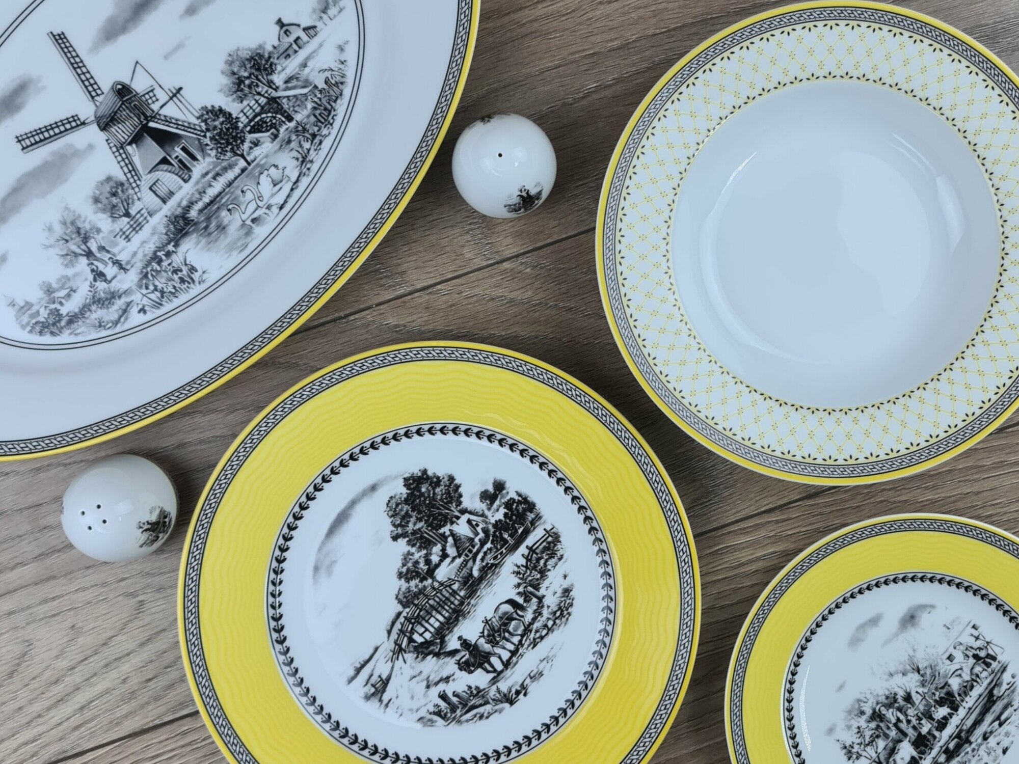 Набор из 6 гладких фарфоровых обеденных тарелок 25 см Вилладж Village