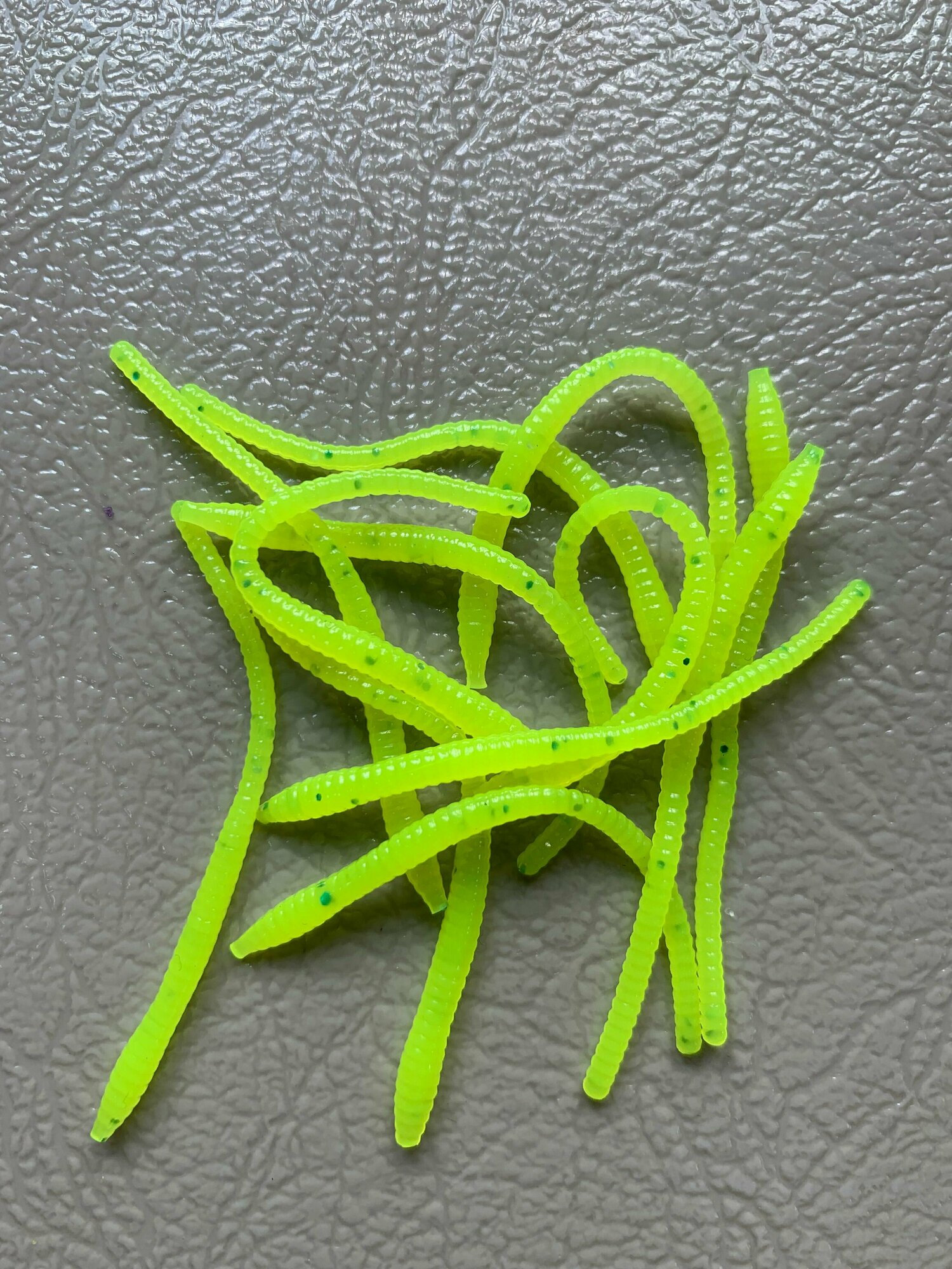 Мягкая силиконовая приманка Червячки(worms) 65мм (15шт) Лимон (Сhartreuse).