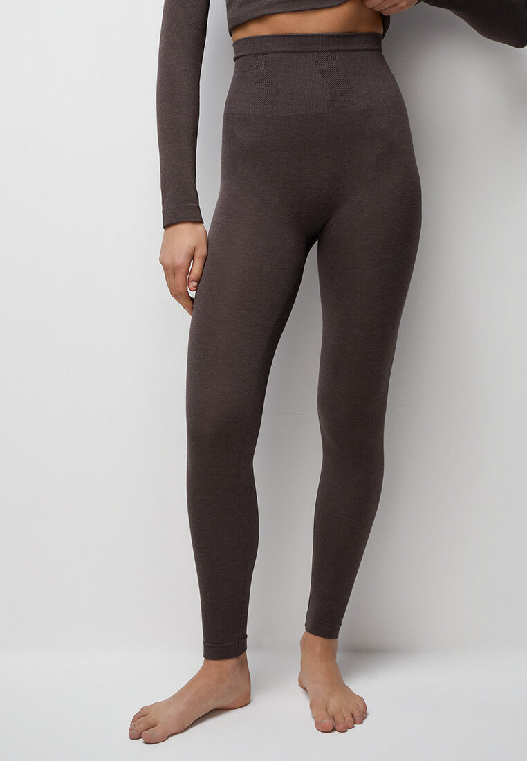 Брюки ESSENTIALS