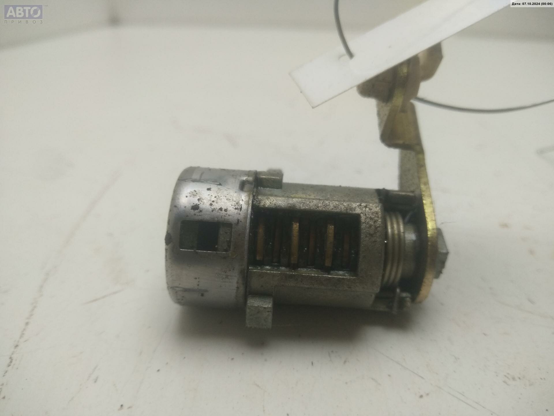 Личинка замка Kia Carens (1999-2006, RS/FJ)