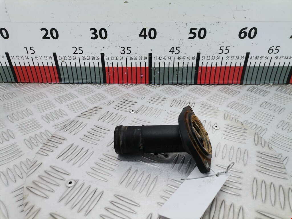 Корпус термостата Volkswagen Polo 4 045121121A арт. 1859162