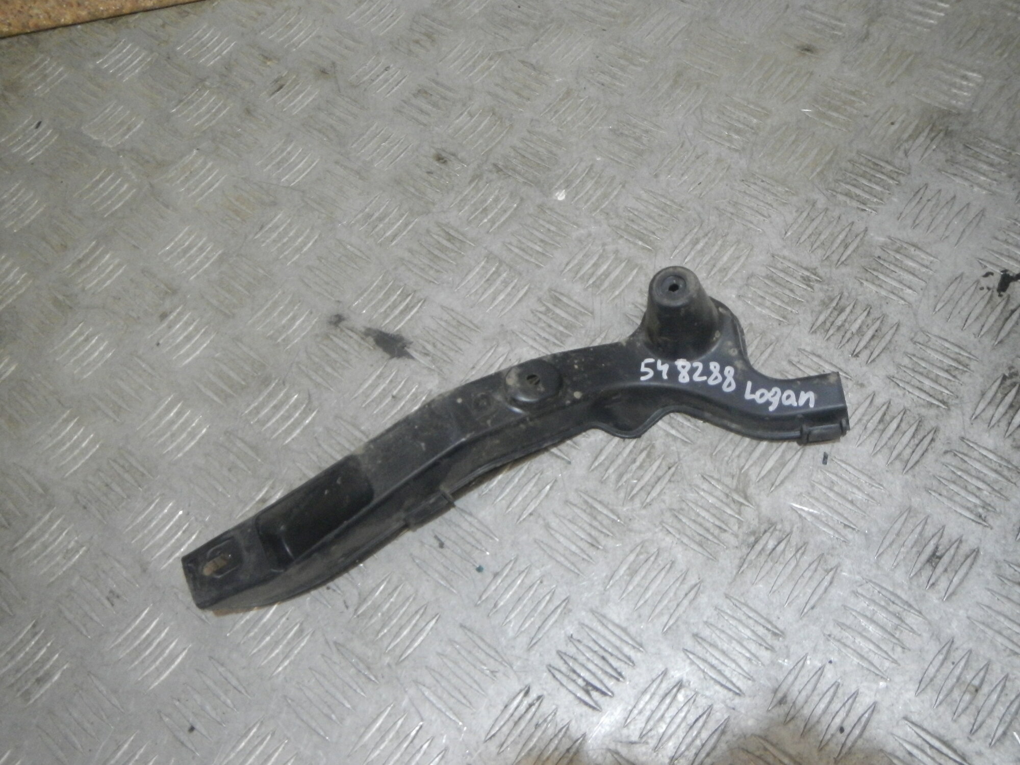 Б/У Кронштейн (сопут.товар), Renault (Рено)-LOGAN (14-) RENAULT LOGAN (14-) кожух проводки Без видимых повреждений. 54828...