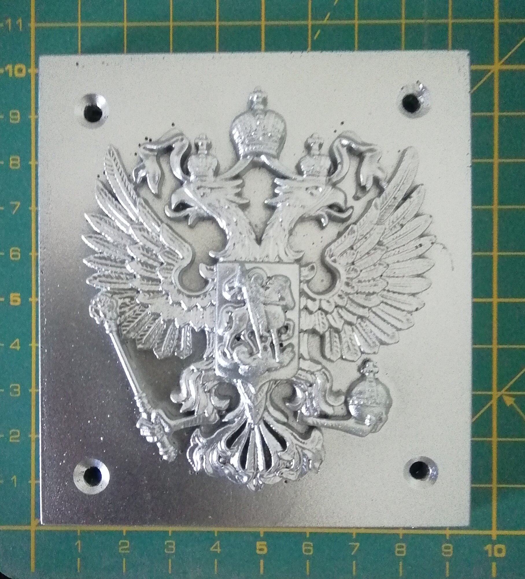 Герб РФ, для пограничного столба, пластик, 9x10 см, серебристый, 1 шт.