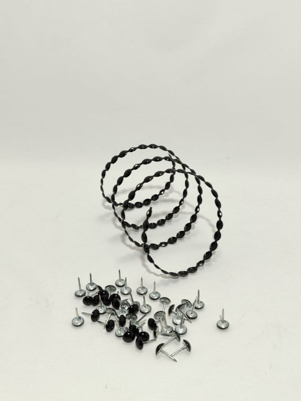 Декоративная гвоздевая лента молдинг для мягкой мебели и обшивки входных дверей