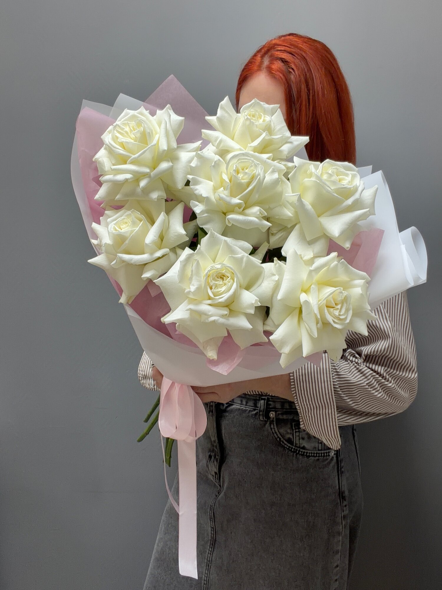 Букет с белыми французскими розами