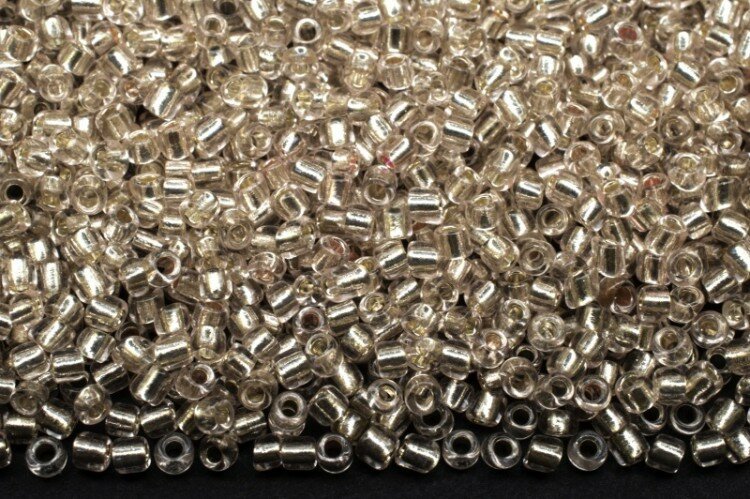 Бисер китайский круглый размер 12/0, цвет 1100 бежевый прозрачный, серебряная линия внутри, 450г