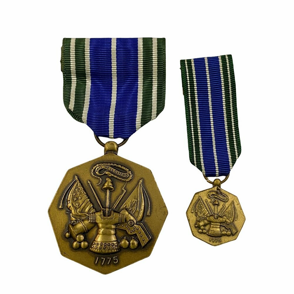 США, медаль "За достижения в воинской службе" (с фрачником) 1981-1990 гг.